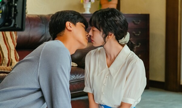 '정숙한 세일즈' 방판 시스터즈의 뜨거운 도전